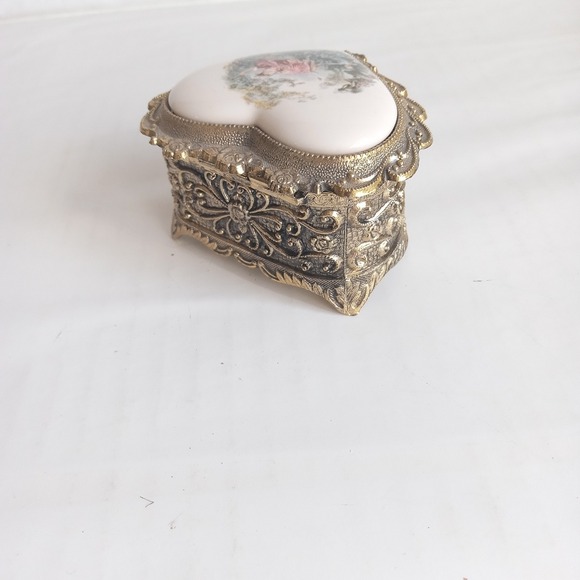Holiday | Vintage Musical Trinket Box Heart Shaped Melodie Fur Elise ...
